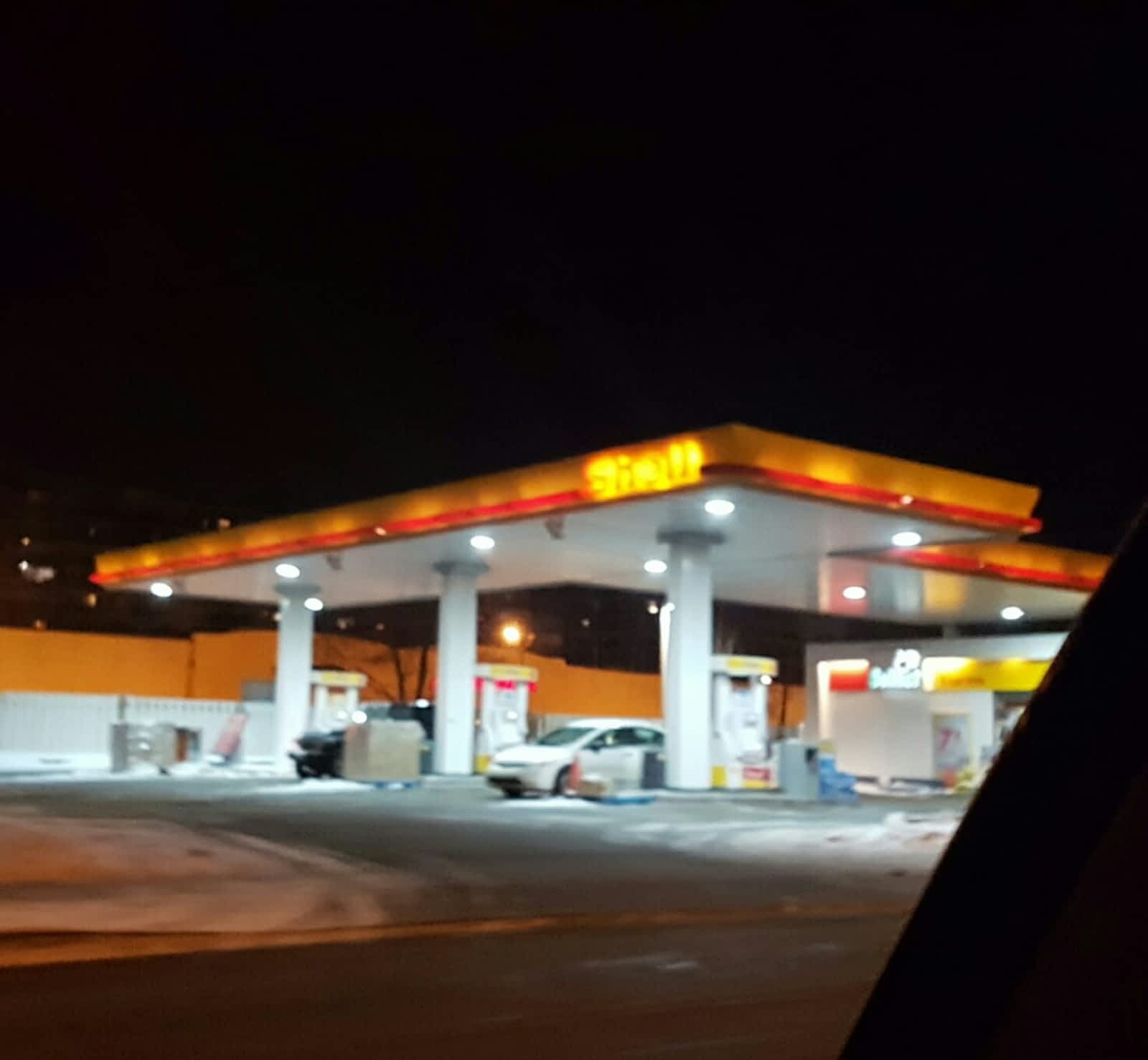 Shell - Horaire d'ouverture - 7575, boul Décarie, Montréal, QC