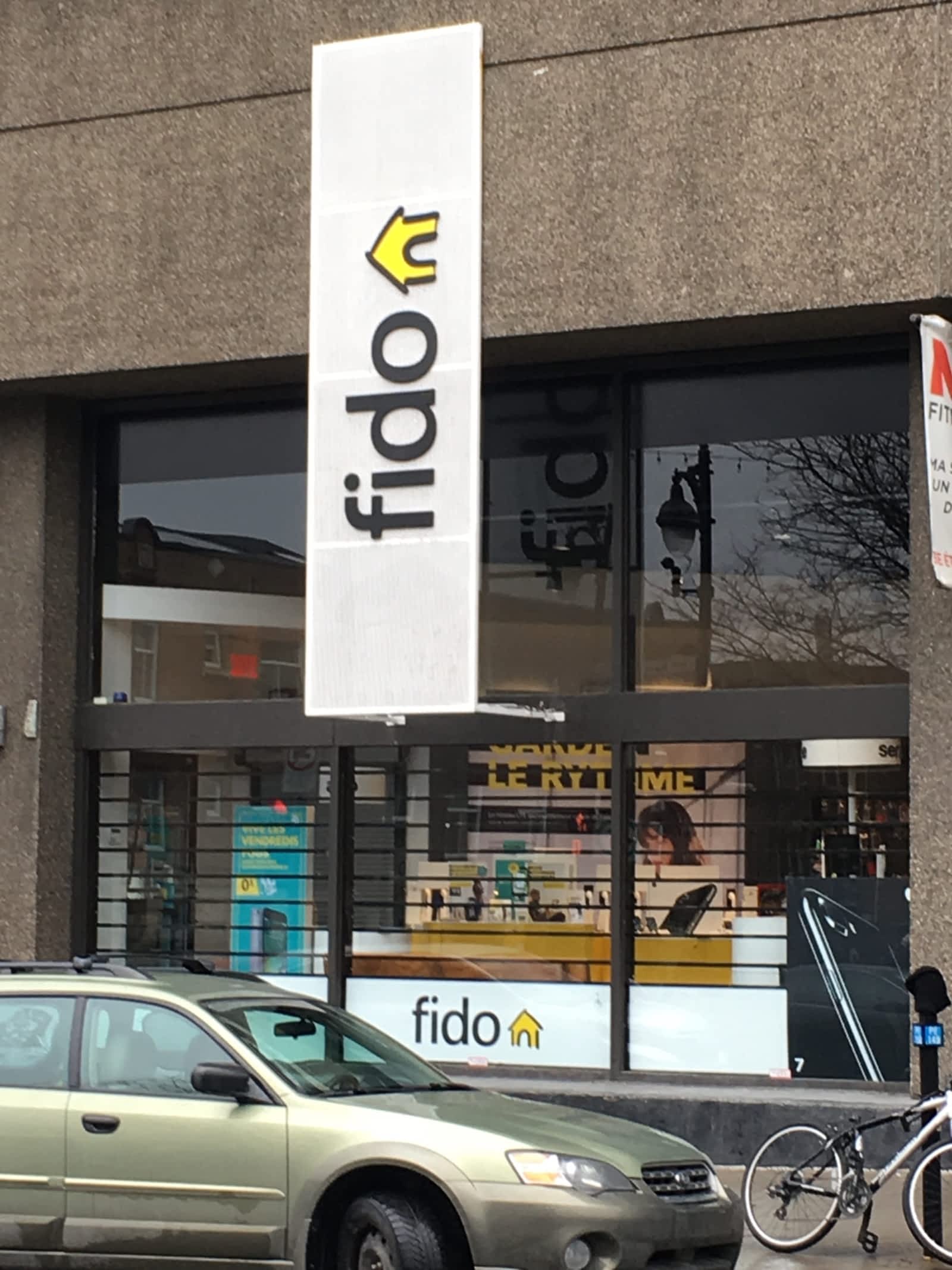 Fido - Opening Hours - 4190, boul Saint-Laurent, Montréal, QC