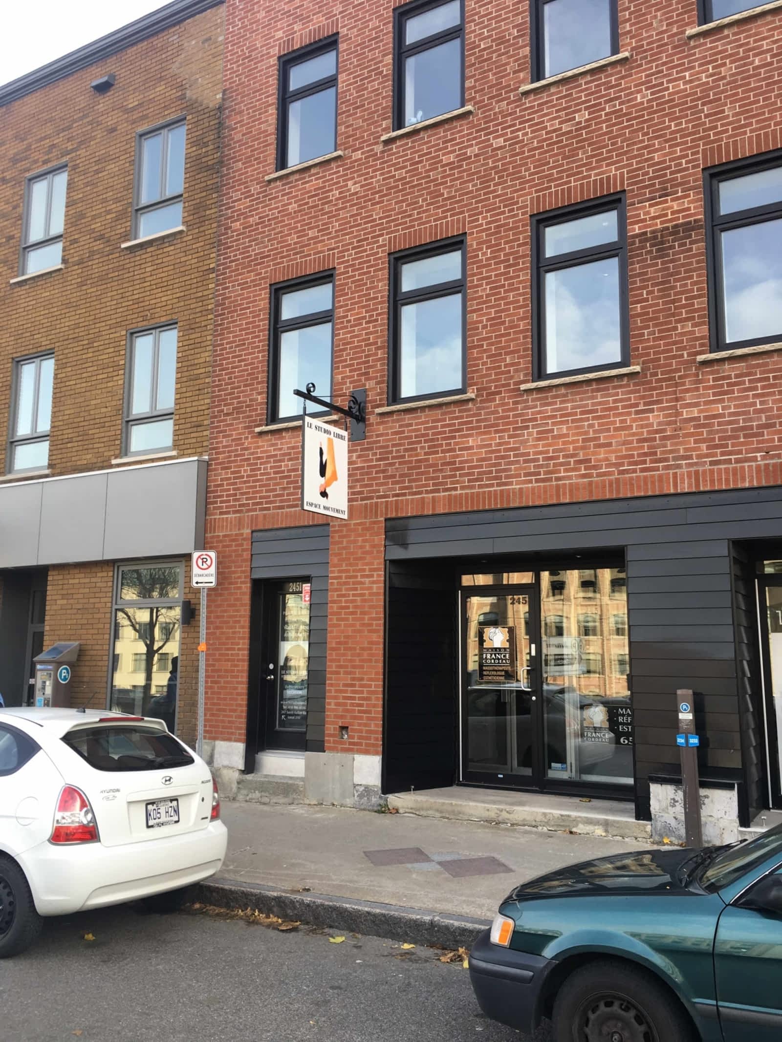 Le Studio Libre - Opening Hours - 310-247 rue Saint-Vallier E, 3e étage ...