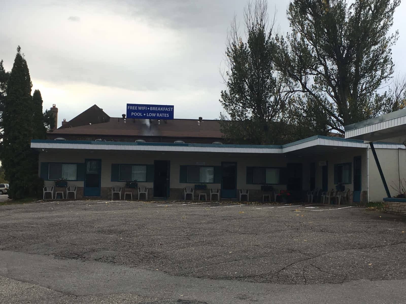 Trapper's Inn - Opening Hours - 50 Joseph St, Parry Sound, ON