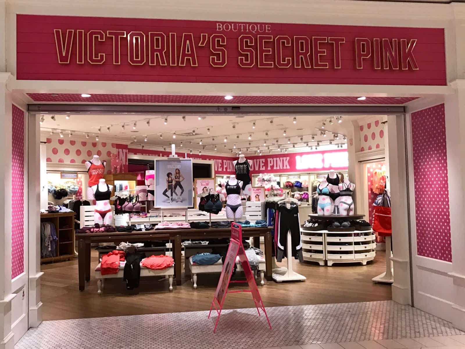 Victoria's Secret - 1 boul des Promenades, Saint-Bruno, QC