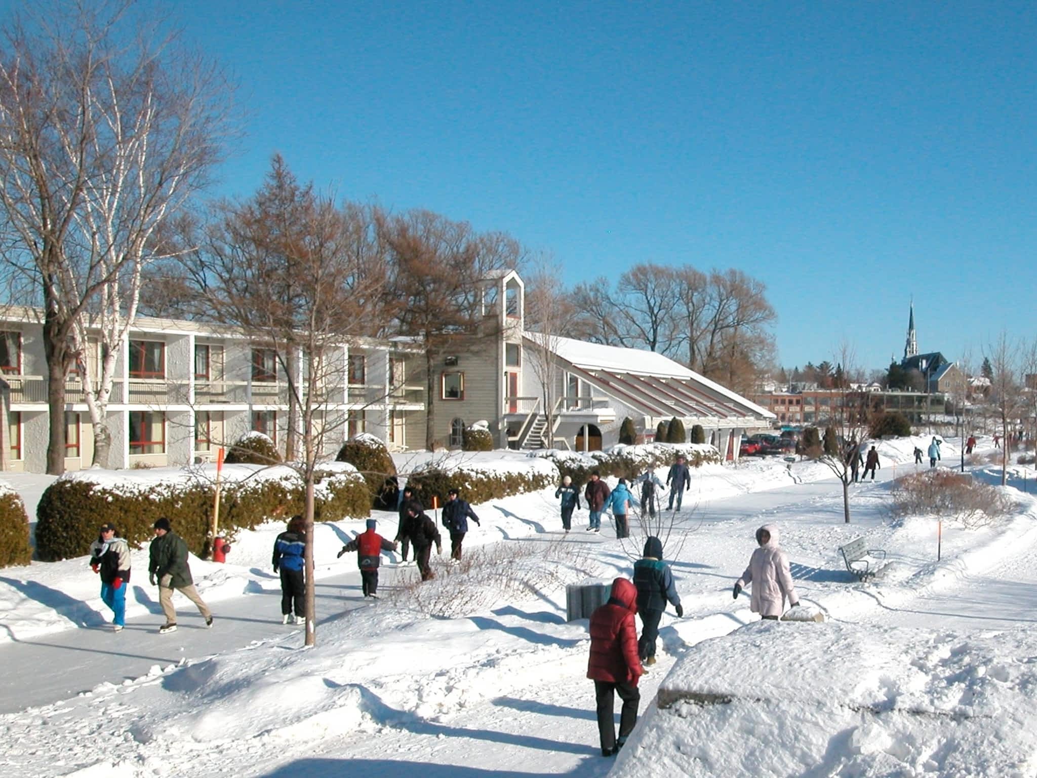 Hôtel Verso - Magog, QC - 1150 Rue Principale O | Canpages