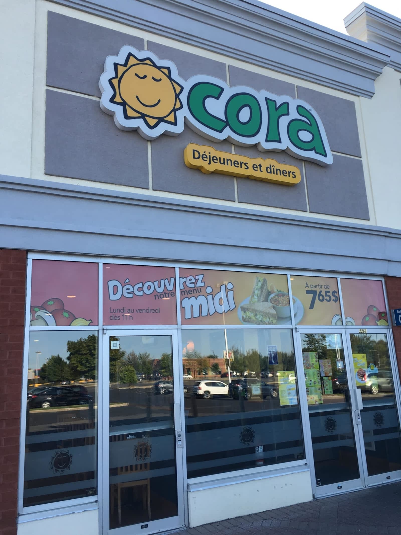 Chez Cora - 2261, boul Roland-Therrien, Longueuil, QC