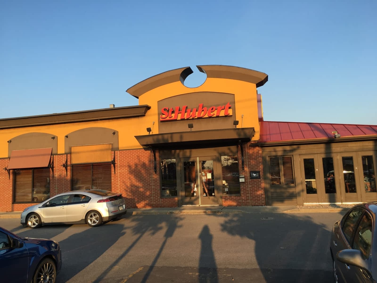 Rôtisserie St-Hubert - Horaire d'ouverture - 6325, boul Taschereau ...