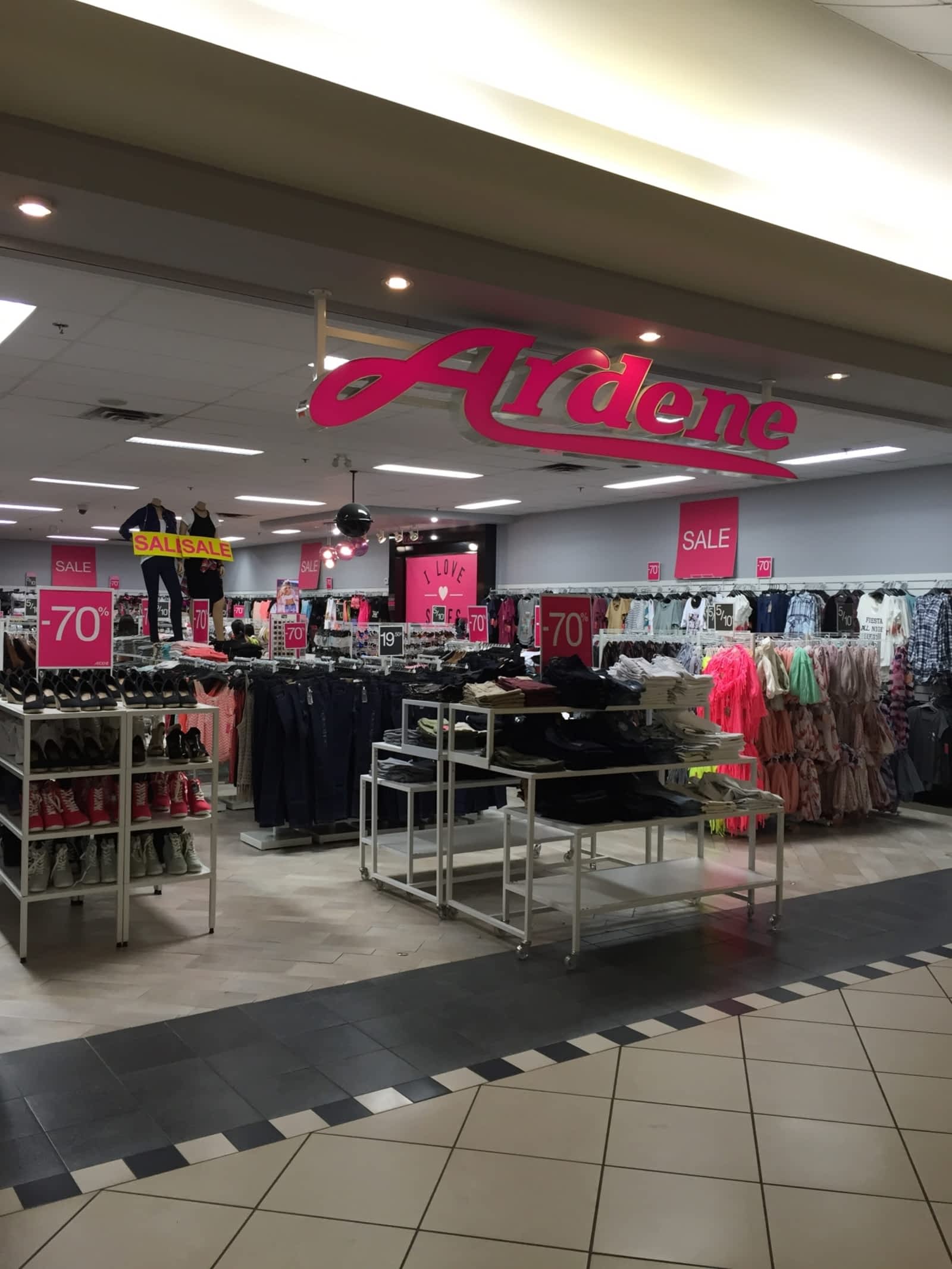 Scottsdale Centre - Opening Hours - 7041 120 St, Delta, BC