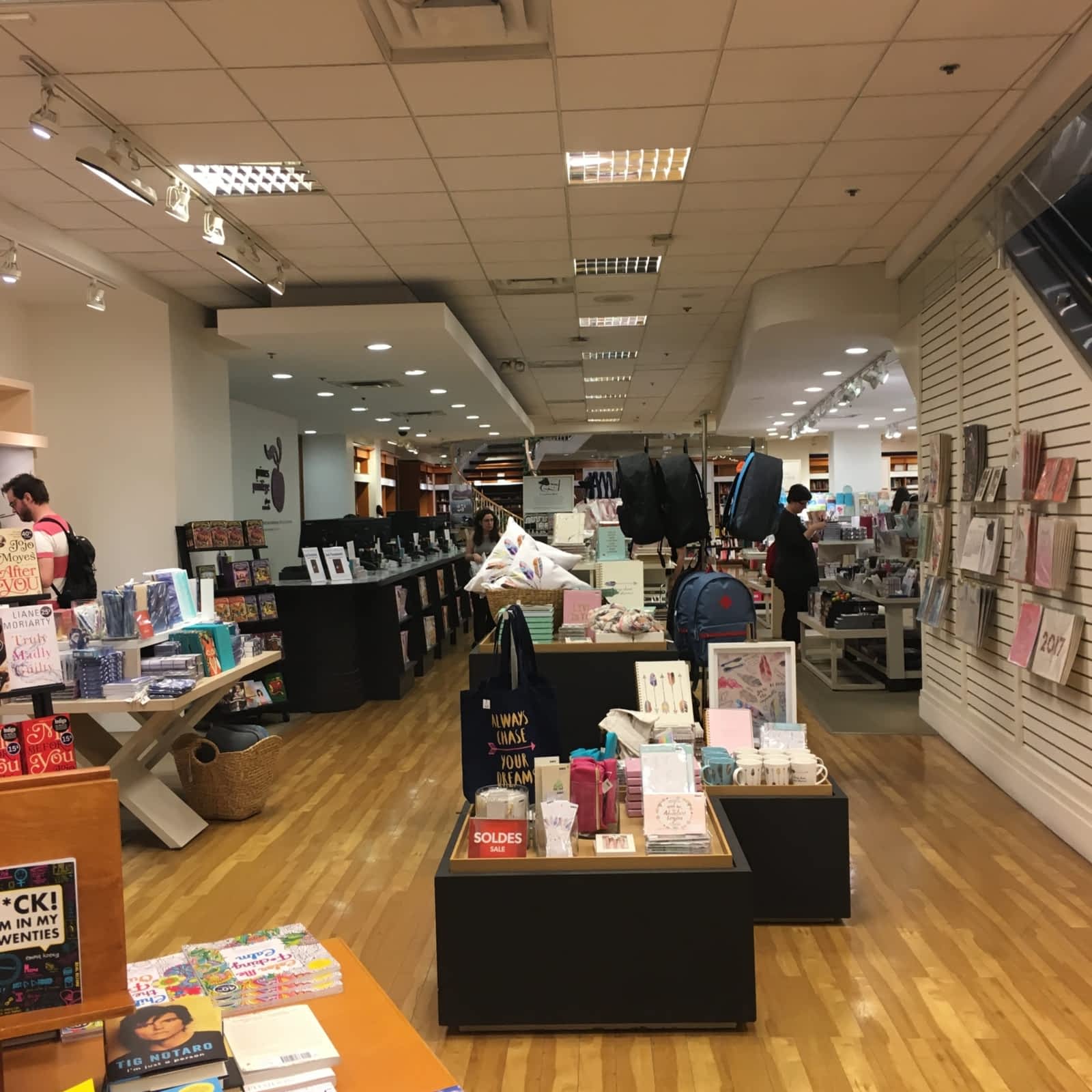 Indigo - Opening Hours - 1500, av McGill College, Montréal, QC