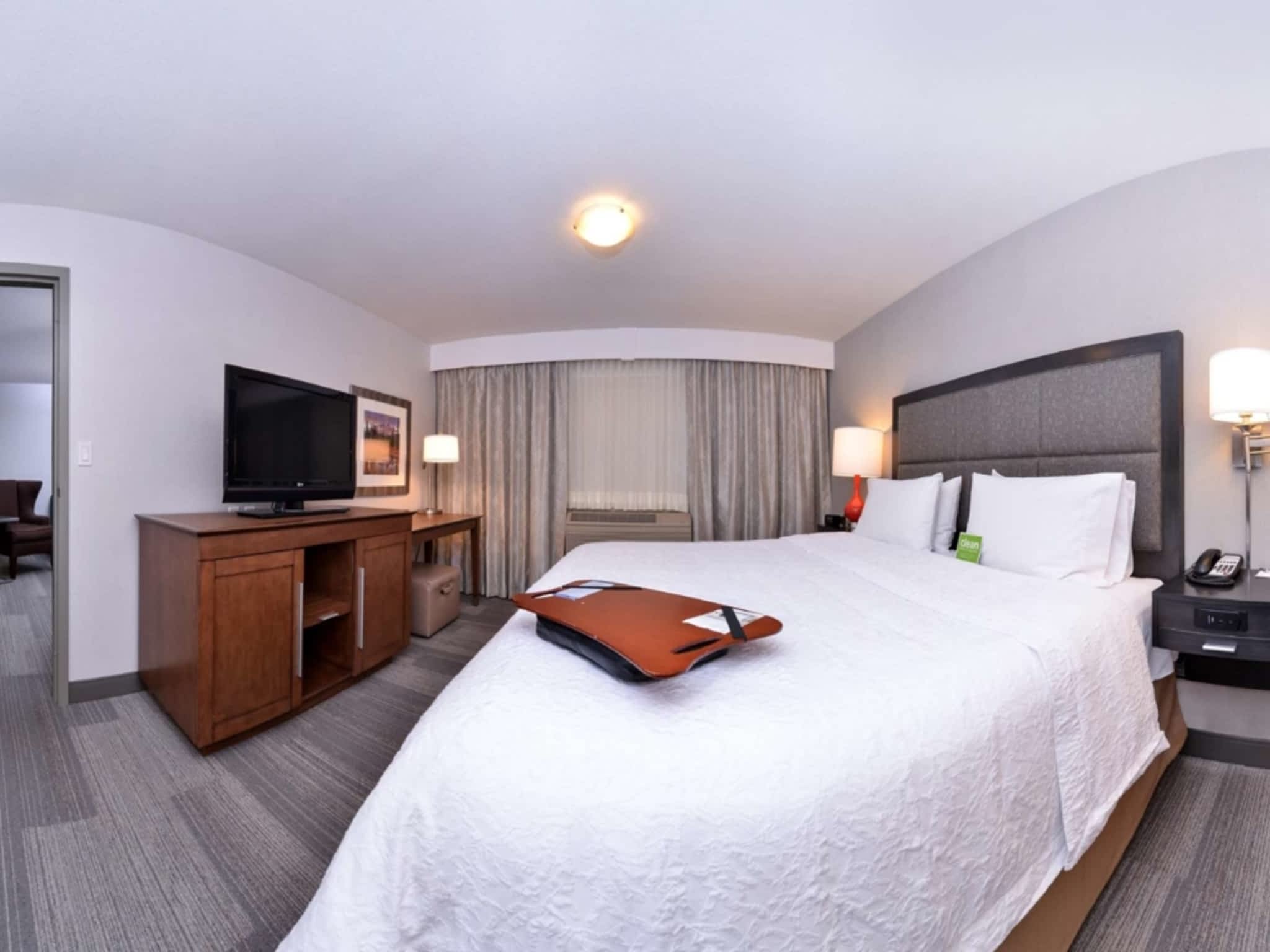 Hampton Inn & Suites By Hilton Calgary- University Northwest - Calgary ...