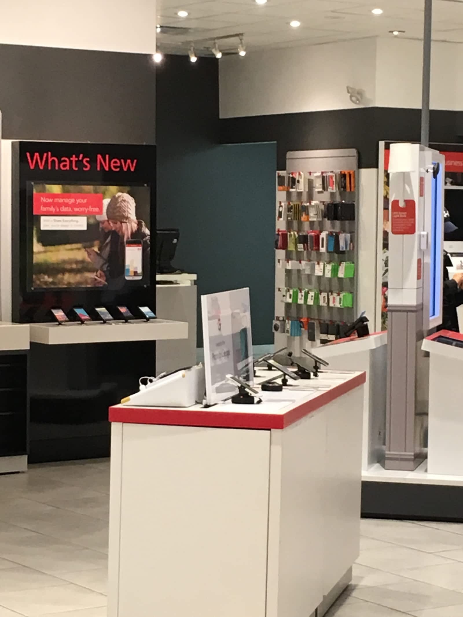 Rogers Wireless - E17-4700 Kingsway, Burnaby, BC