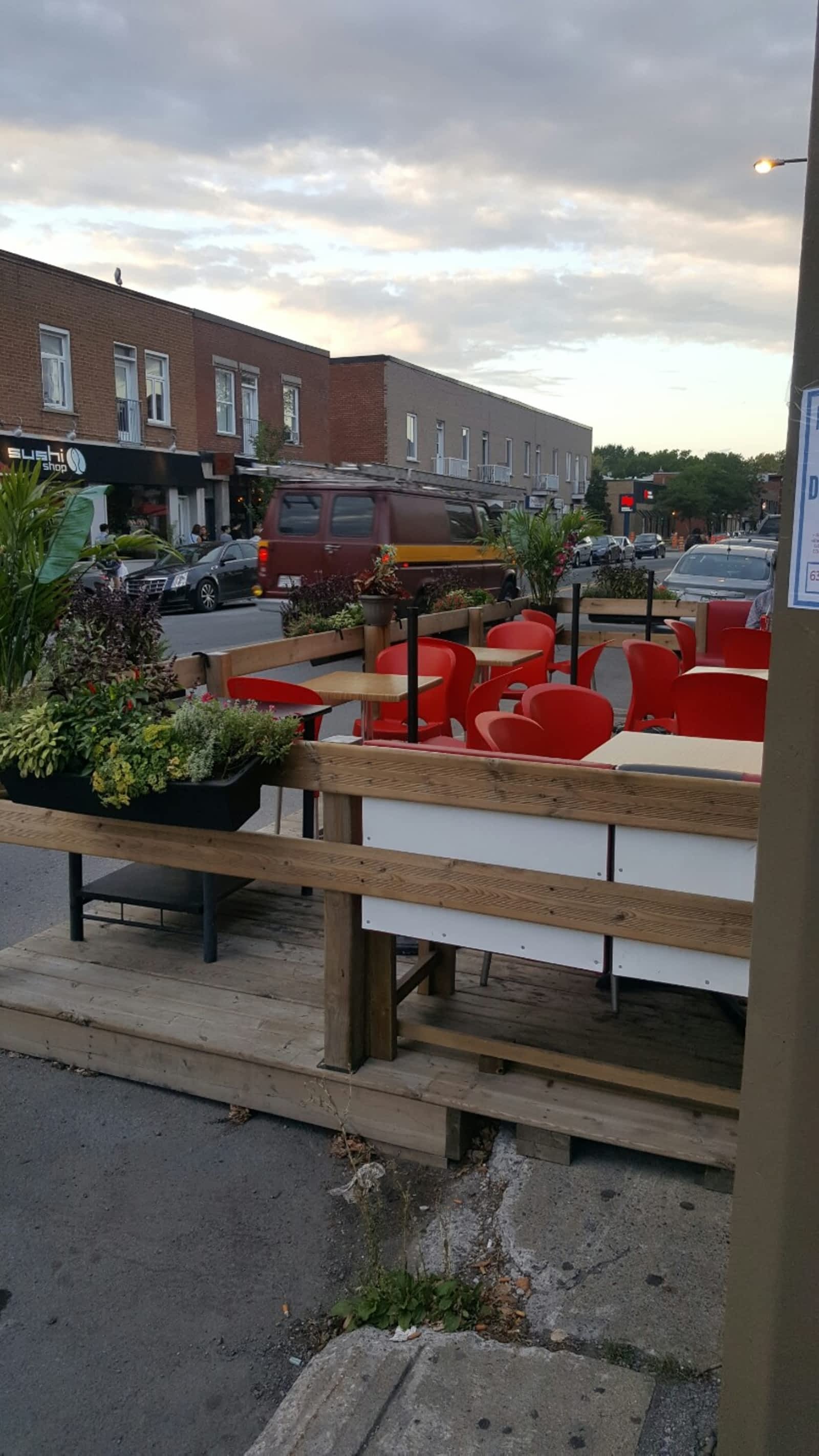 New Canada Hot-Dog - Opening Hours - 2200, rue Beaubien E, Montréal, QC