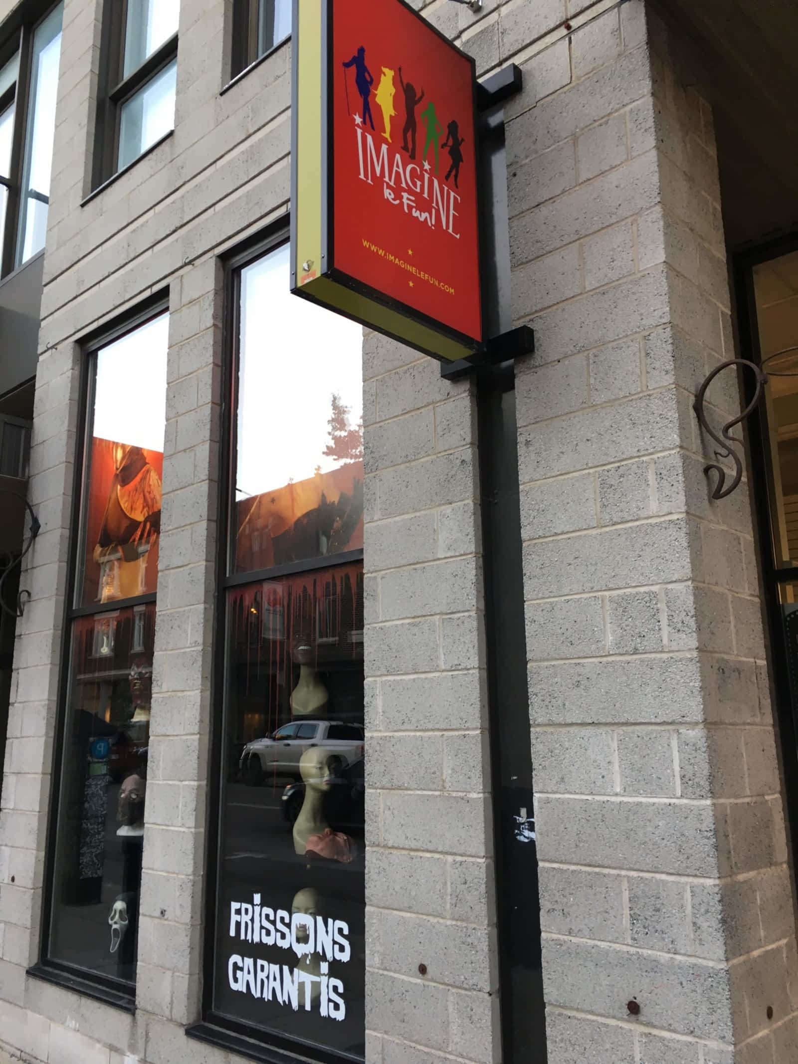 Imagine Le Fun - Horaire d'ouverture - 34 av Du Mont-Royal E, Montréal, QC