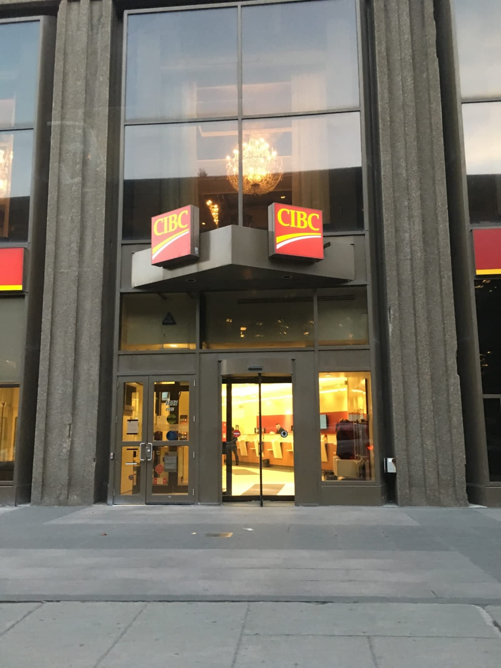 CIBC Branch with ATM - Opening Hours - 1006 rue Sherbrooke O, Montréal, QC