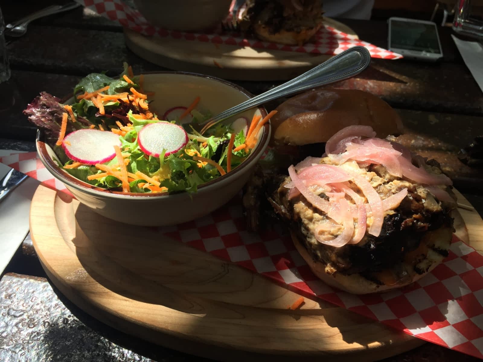 Le Boucan - Menu, Horaire et Réservation - 1886, rue Notre-Dame O ...