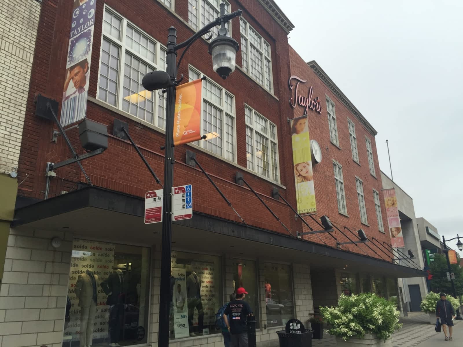 Magasins JL Taylor Inc - 525, av Notre-Dame, Saint-Lambert, QC