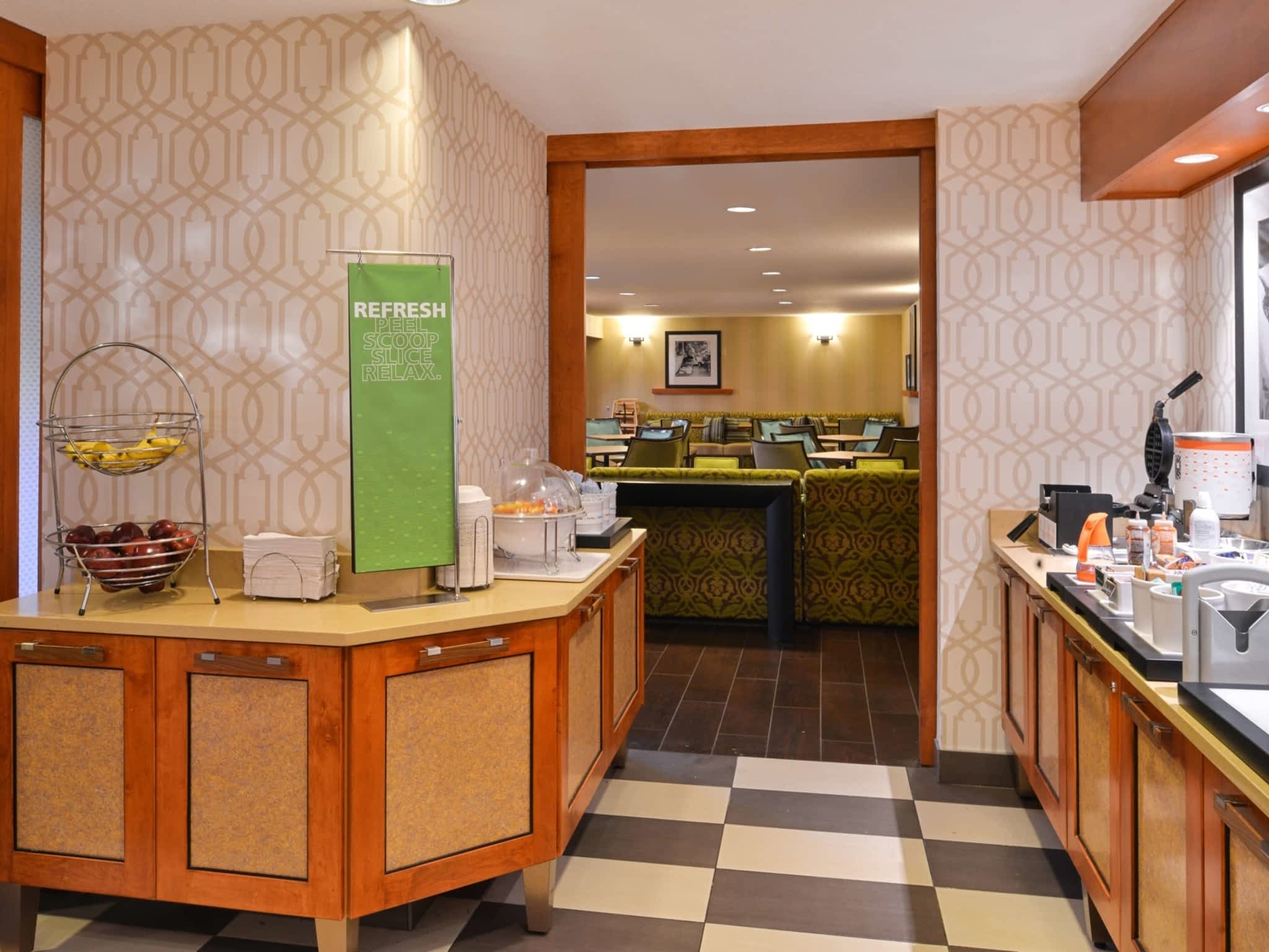 Hampton Inn & Suites By Hilton Calgary- University Northwest - Calgary ...